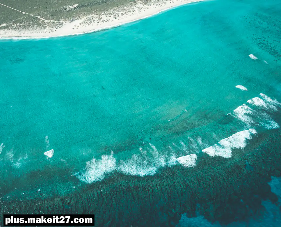 Avenue 뜻, Azure 뜻, Besides 뜻: 공간, 색채, 그리고 논리의 흐름 - Plus27